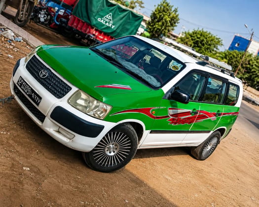 Toyota Probox Taxi 2017 diesel, boîte manuelle, très bon état à Djibouti