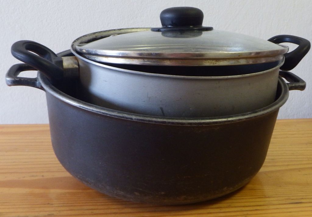 Lot de 2 marmittes à Djibouti