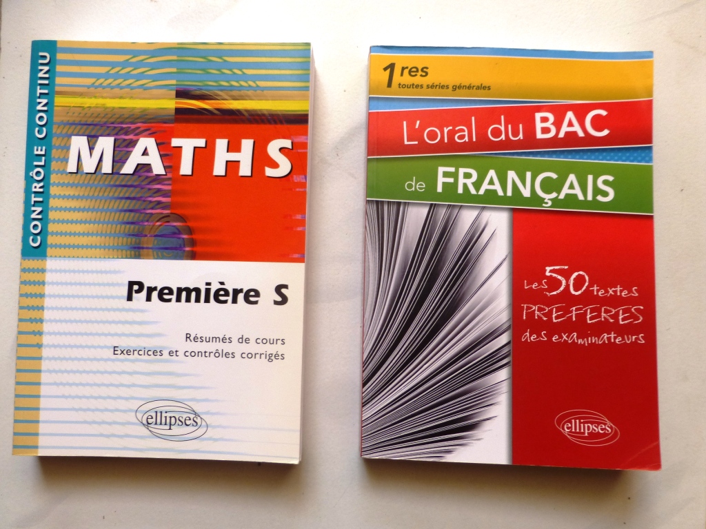 2 livres scolaires de 1ère S (Français+Maths) ttes séries de 350 pages ...