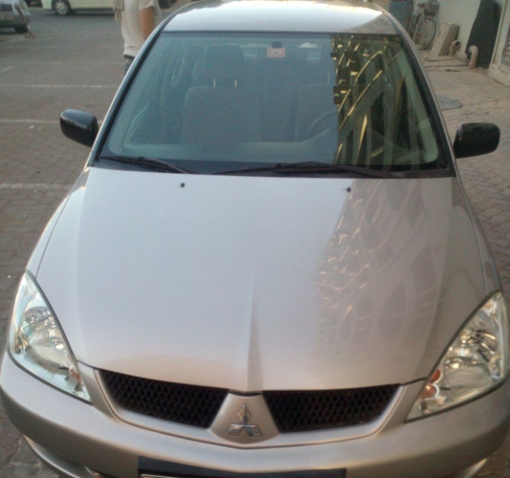 Mitsubishi Lancer GLX à Djibouti