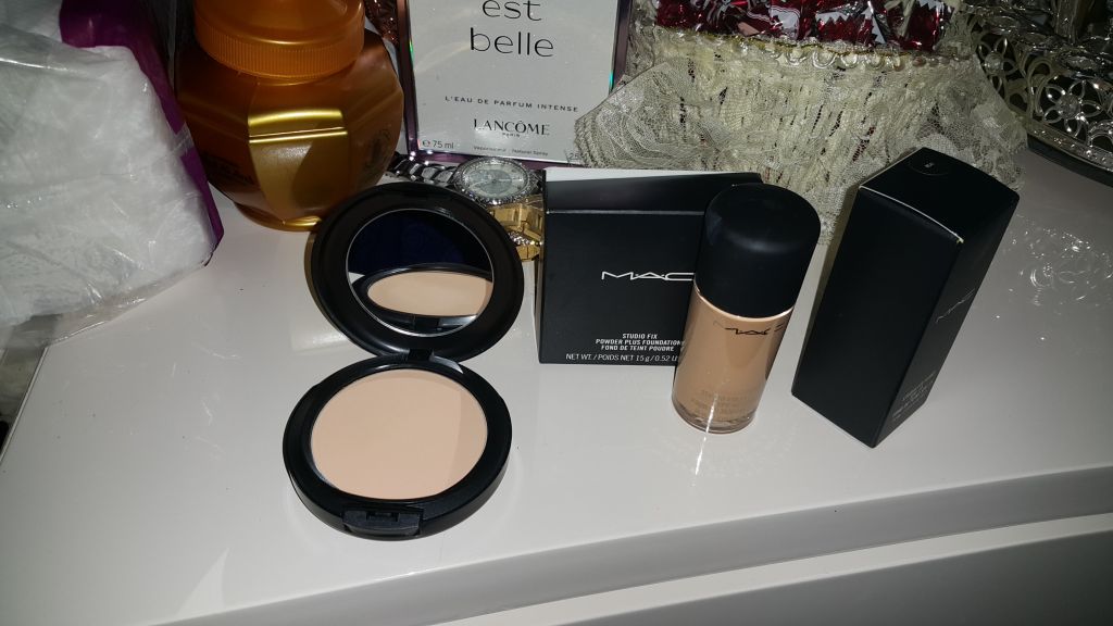 Fond de teint liquide MAC & fond de teint poudre compacte MAC à Djibouti