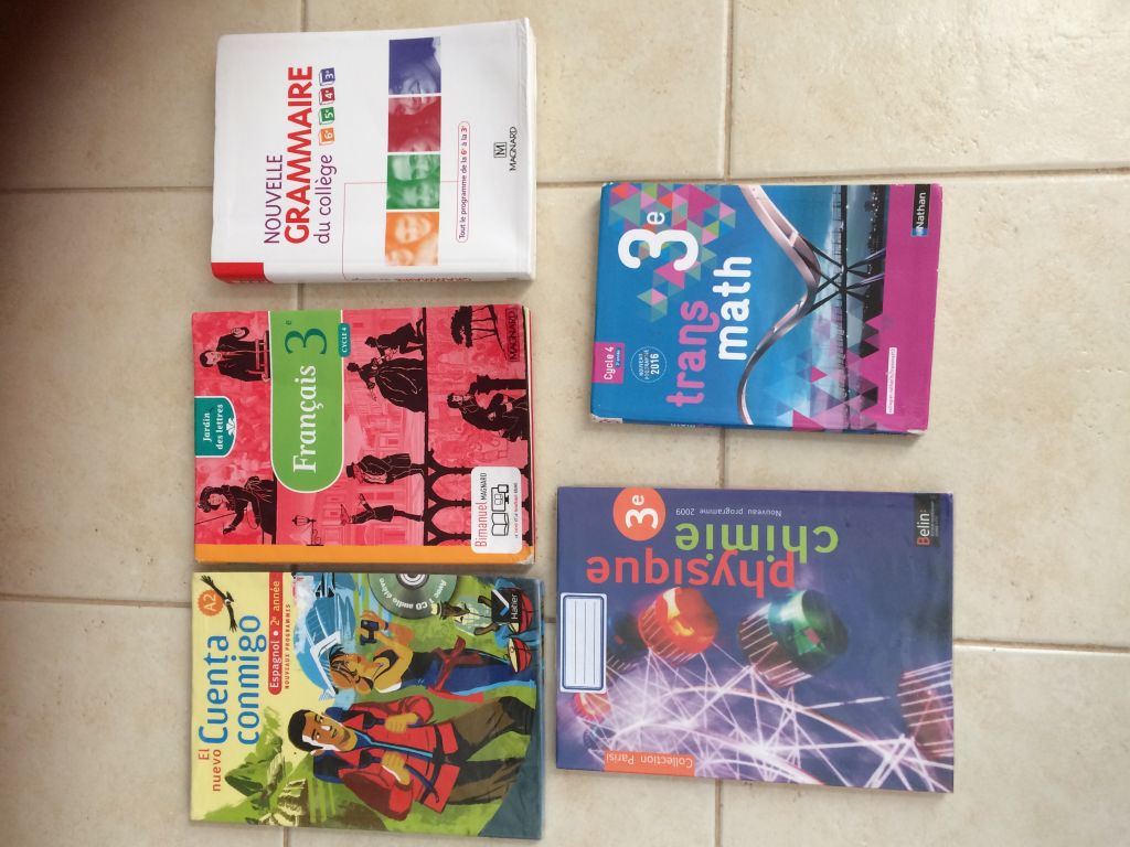 Livres scolaires 3eme à Djibouti