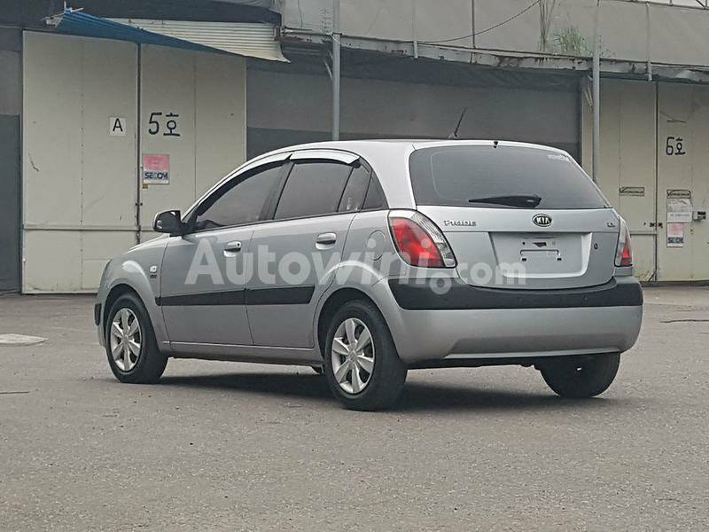 kia pride 2005 à Djibouti