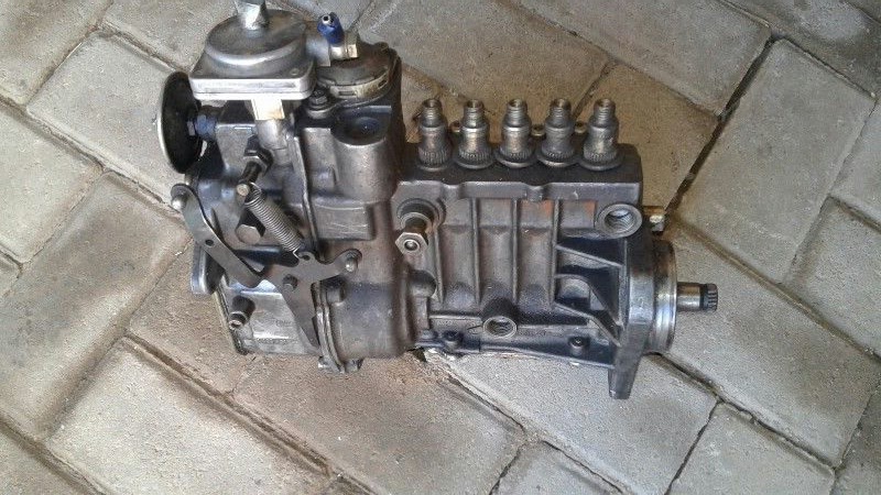 ssangyong musso sport 2.9TD Diesel pump à Djibouti