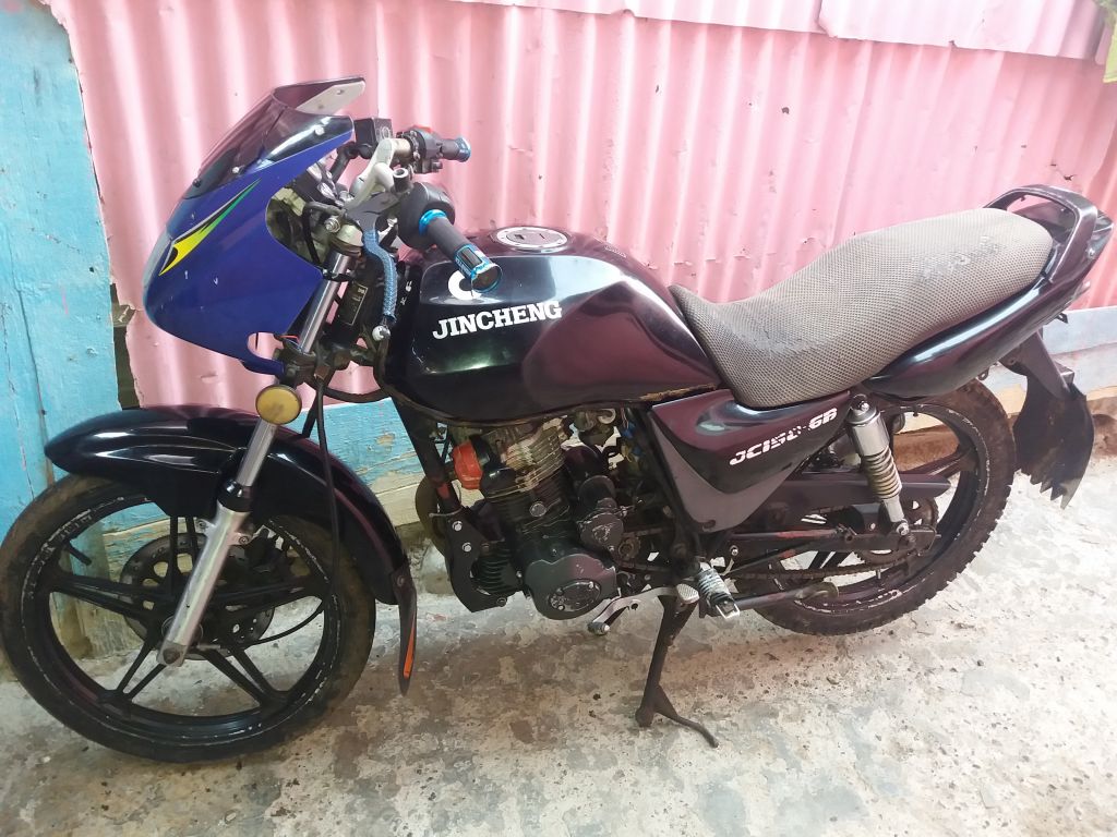 Jincheng 150 noir à Djibouti