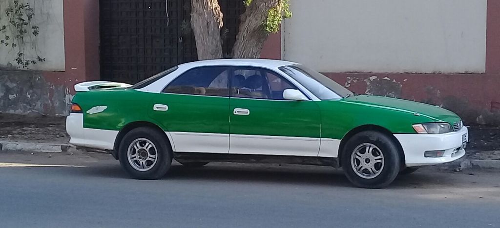 Voiture taxi mark II à Djibouti