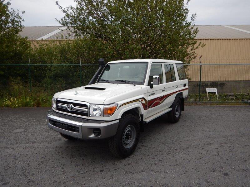 Landcruis hartop V8 à Djibouti