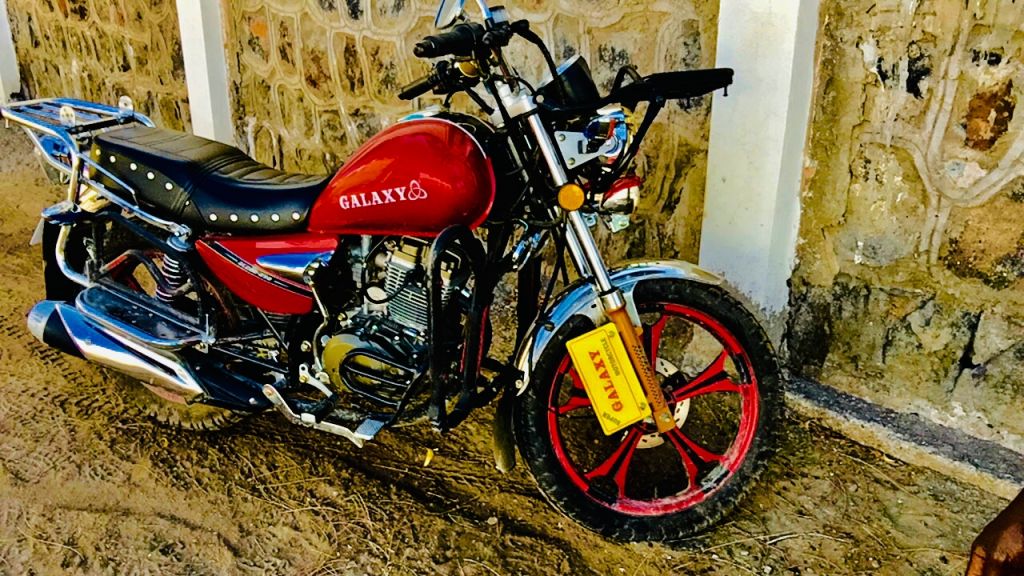 Moto Galaxy GL200 à Djibouti