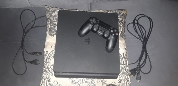 PS4 50000 fdj à Djibouti