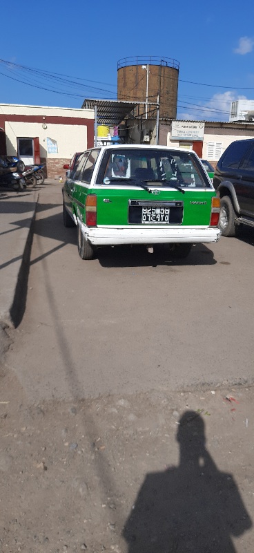 Taxi toyota mark 2 familial à Djibouti