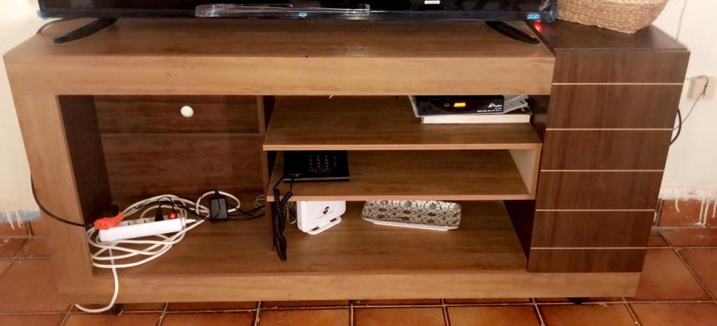 Table de télé à Djibouti