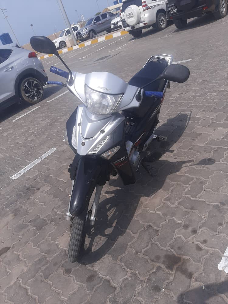 Moto jincheng 110-19 à Djibouti
