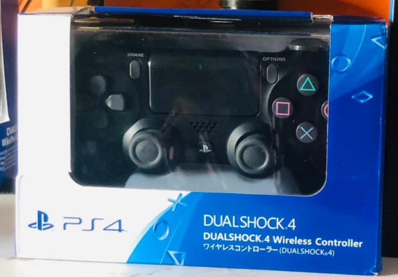 MANETTE PS4 dans son carton neuves à Djibouti