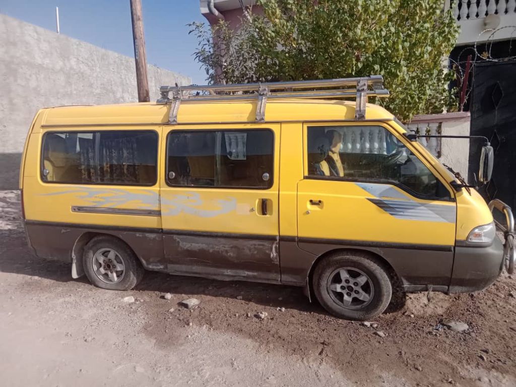 Miini-Bus en bon état. à Djibouti