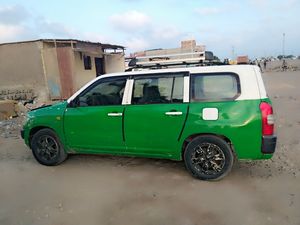 TOYOTA PROBOX à Djibouti