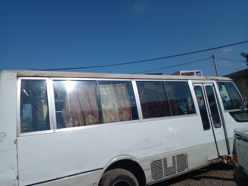Grand Bus Mitsubishi Rosa à Djibouti