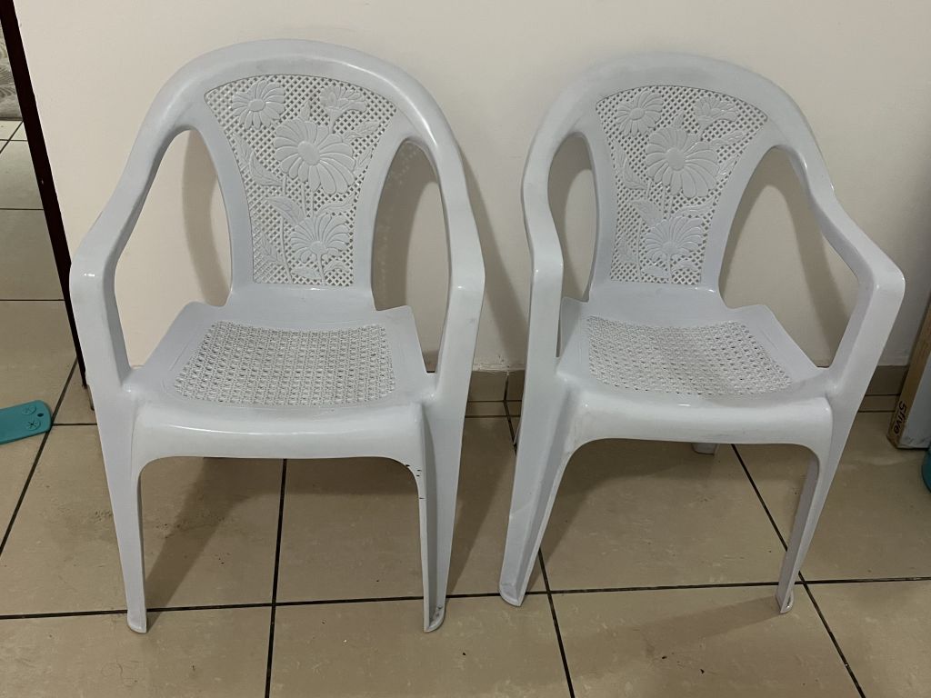 Plastic Chairs (2) / Chaises en plastique (2) à Djibouti