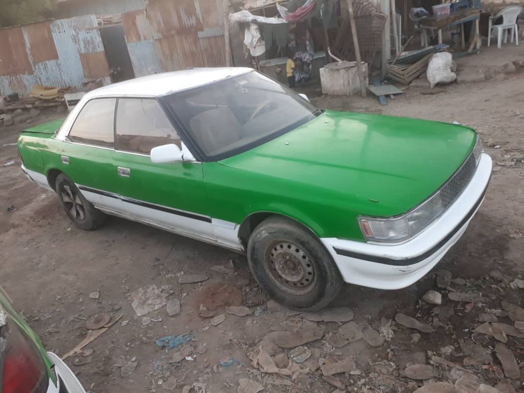 Taxi de Marque Toyota Model Mark 2 Automatique et Diesel à Djibouti