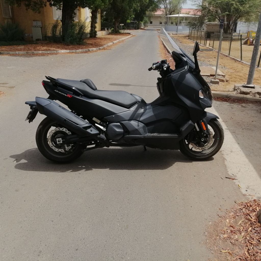 Scooter Maxsym TL 500 à Djibouti