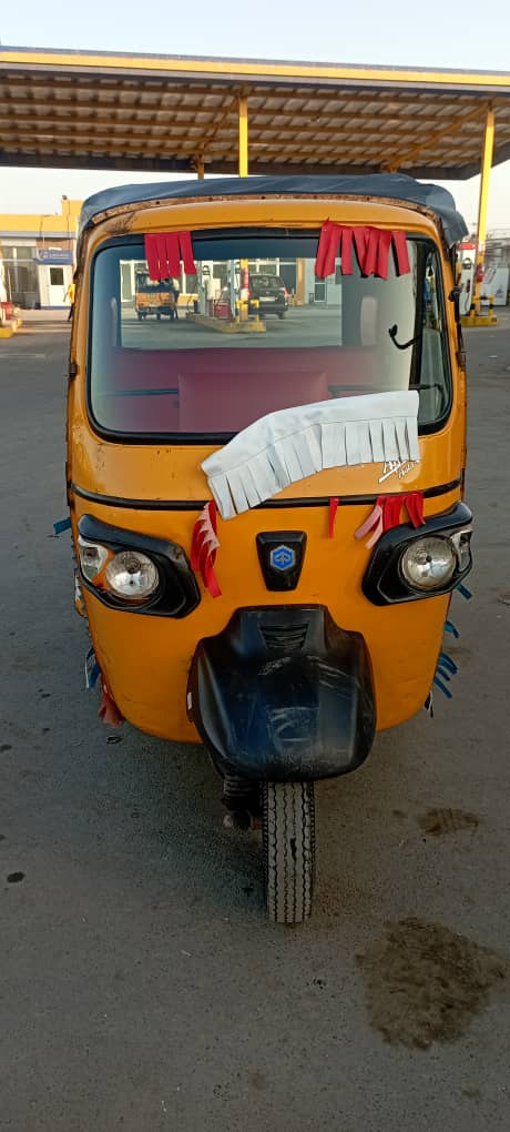 Bajaj Piaggio en bon état à Djibouti