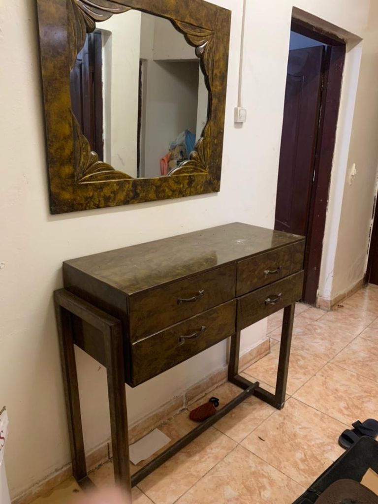 Meuble Table avec Miroir à Djibouti