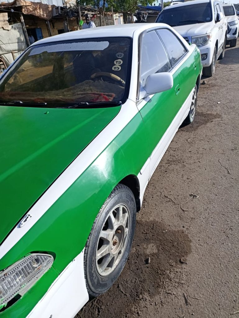 Taxi Toyota Mark II Diesel à Djibouti
