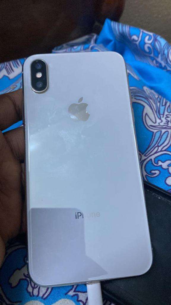 iPhone X en très bon état à Djibouti