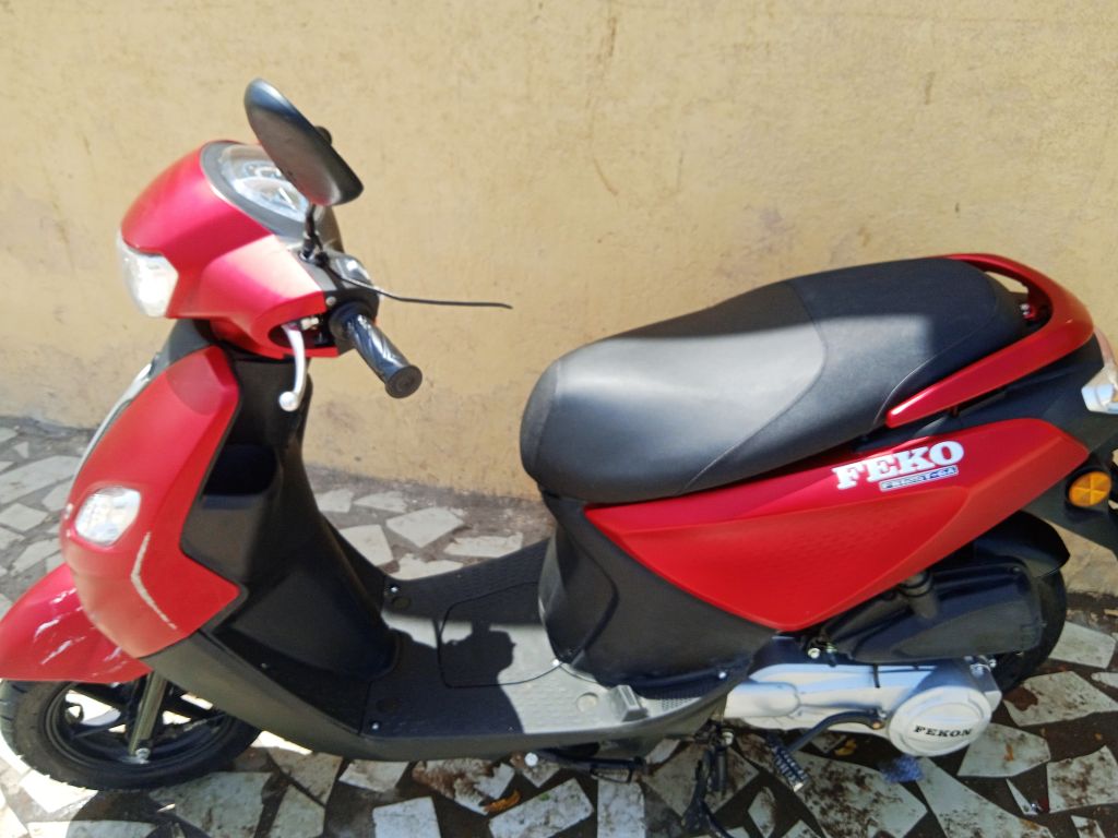 À vendre Moto 125cc, utilisée pendant 2 mois, modèle 2023 Fekon à Djibouti