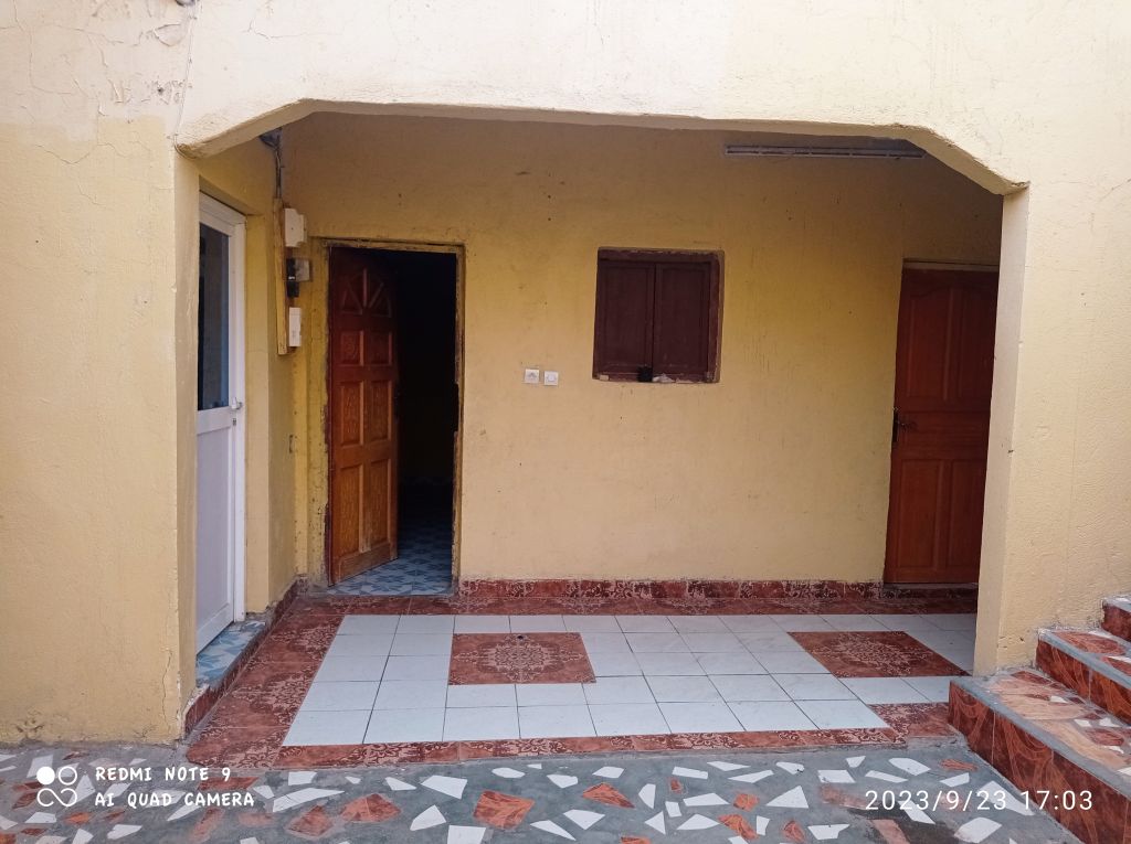 Maison F4 avec terrasse et une grande cour a Ali-sabieh à Djibouti Maison F4 avec terrasse et une grande cour a Ali-sabieh à Djibouti