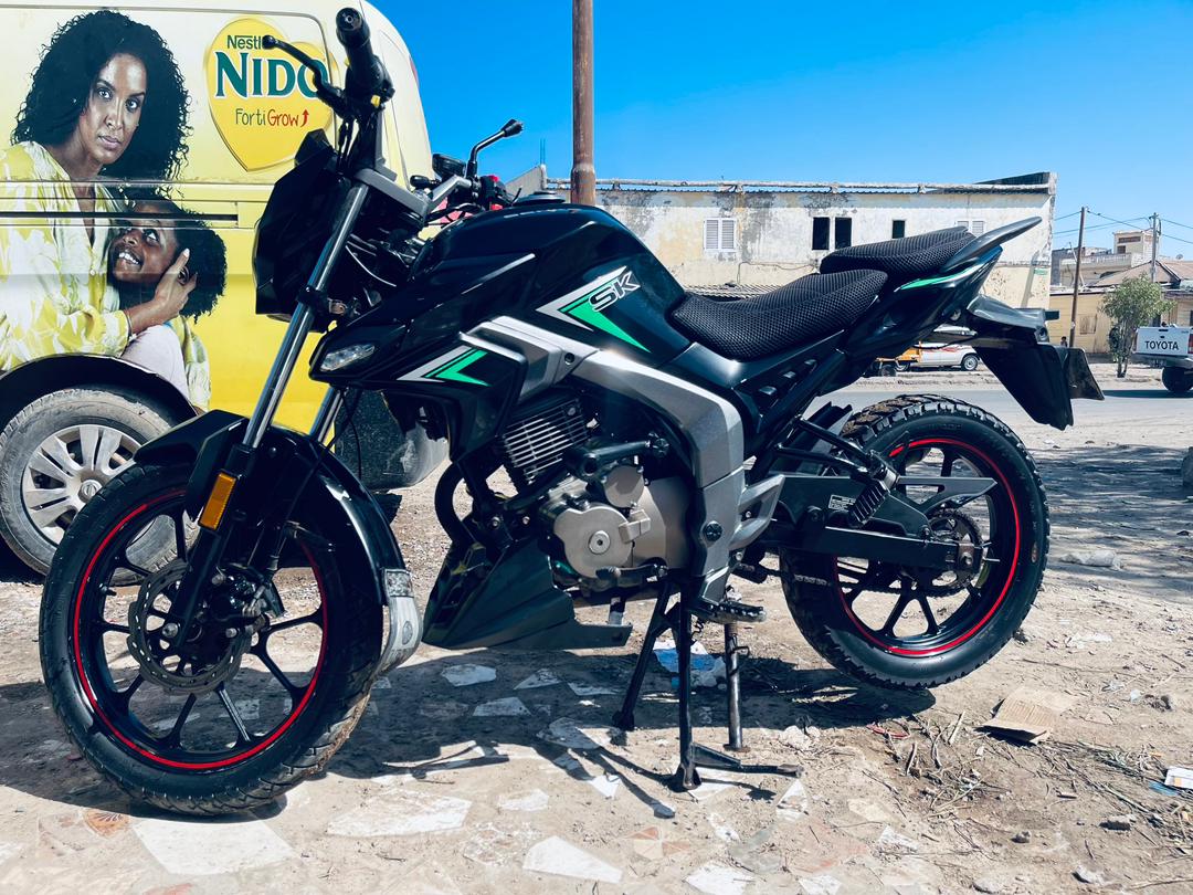Moto Senke 200 à Djibouti