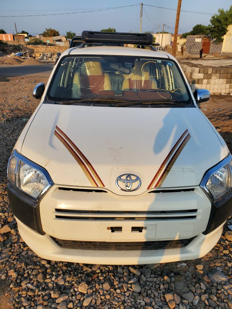 Toyota ProBox toute neuve à Djibouti