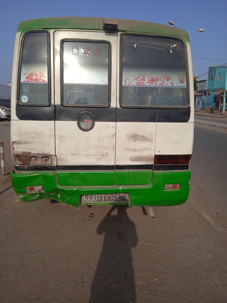 Vente Bus Mitshibisi rosa 25 places à Djibouti