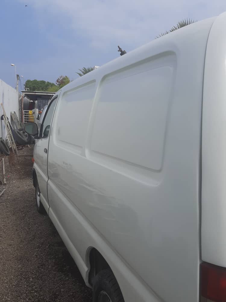 Mini bus Toyota Hiace à Djibouti