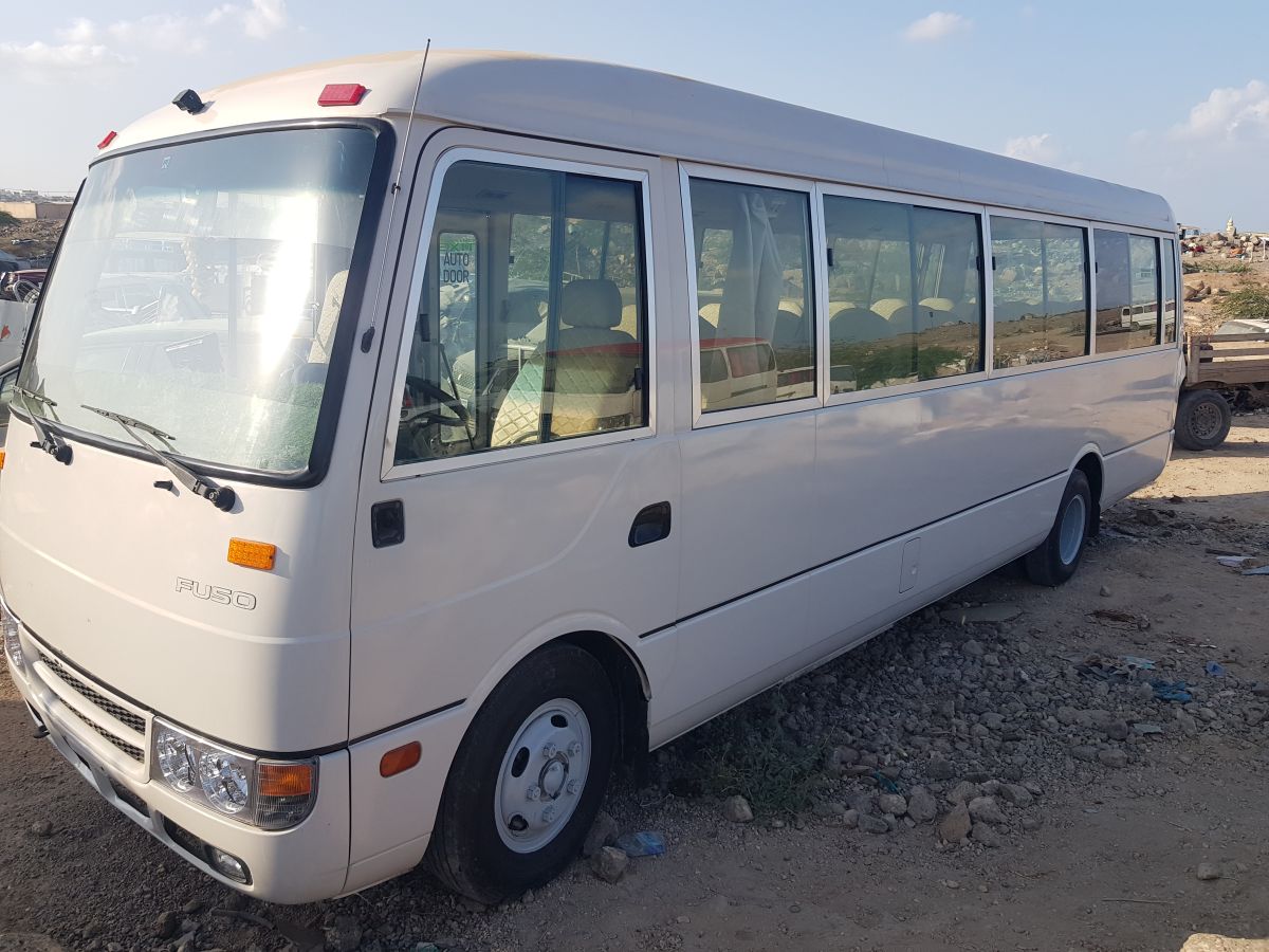 Mitsubishi Rosa 2020, 35 places, excellent état à Djibouti