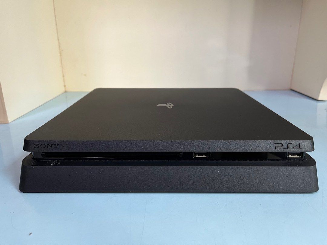 Console de jeu PS4 Slim à Djibouti