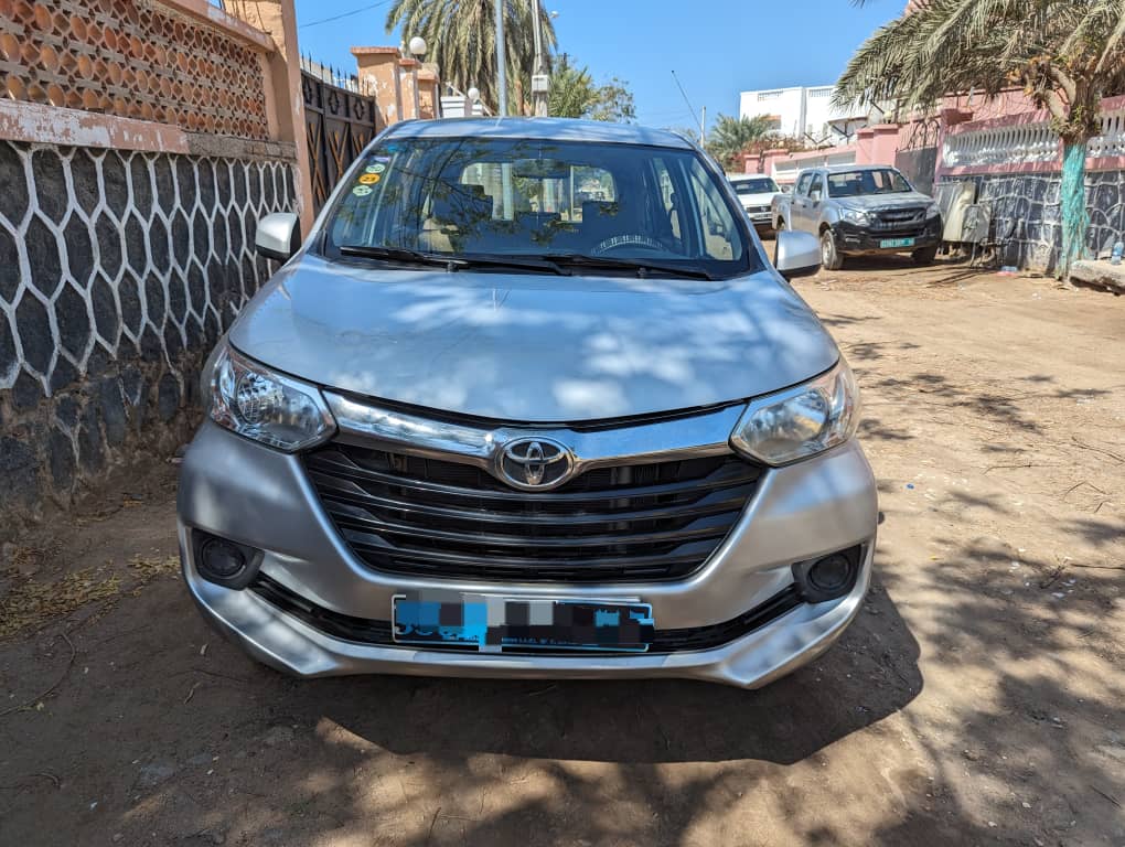 Toyota Avanza 2017 7 places, AWD, excellent état à Djibouti