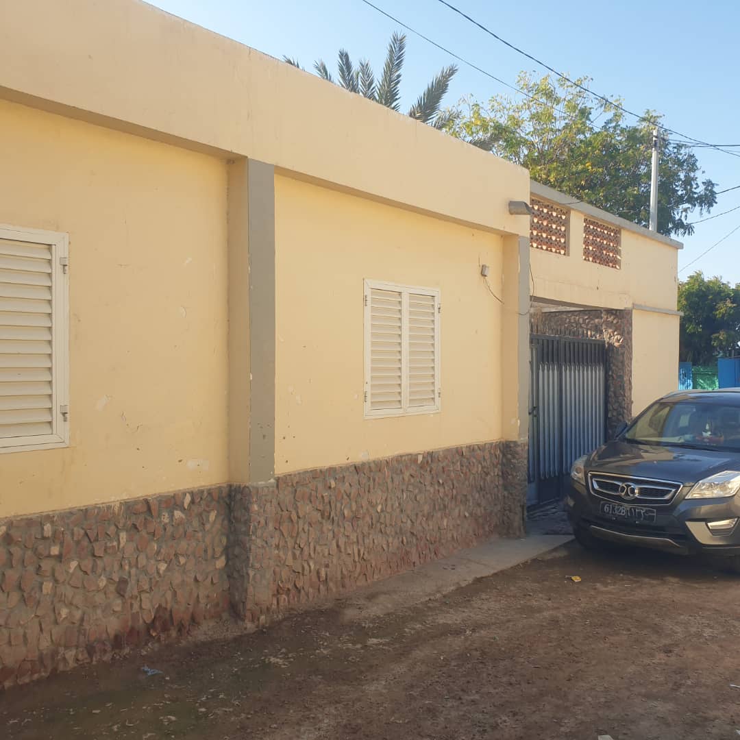 Maison 4 chambres avec parking et terrasse à la Cité 55 Logements à Djibouti