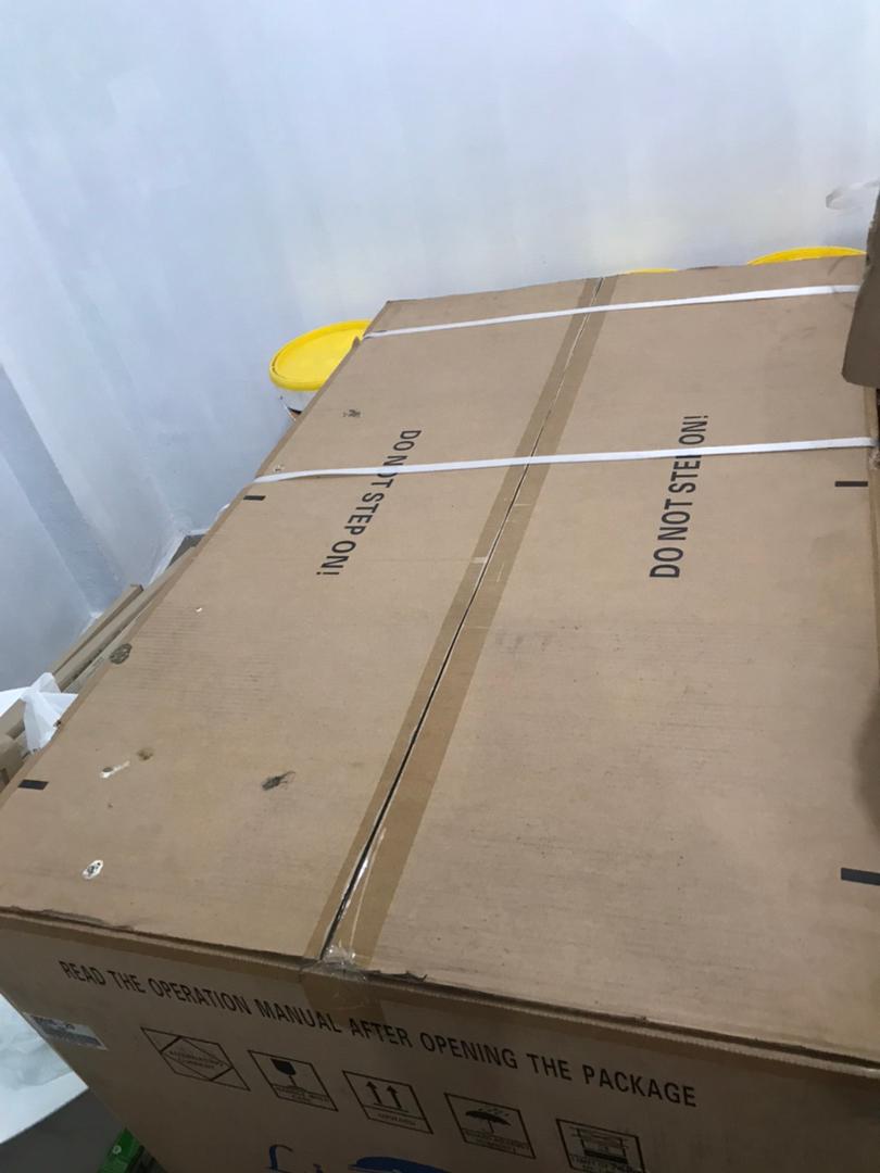 Congélateur LIMAG 400L, jamais utilisé, négociable à Djibouti