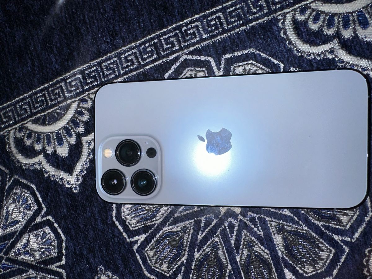 iPhone 13 Pro, 128 Go, capacité 89%, prix négociable à Djibouti