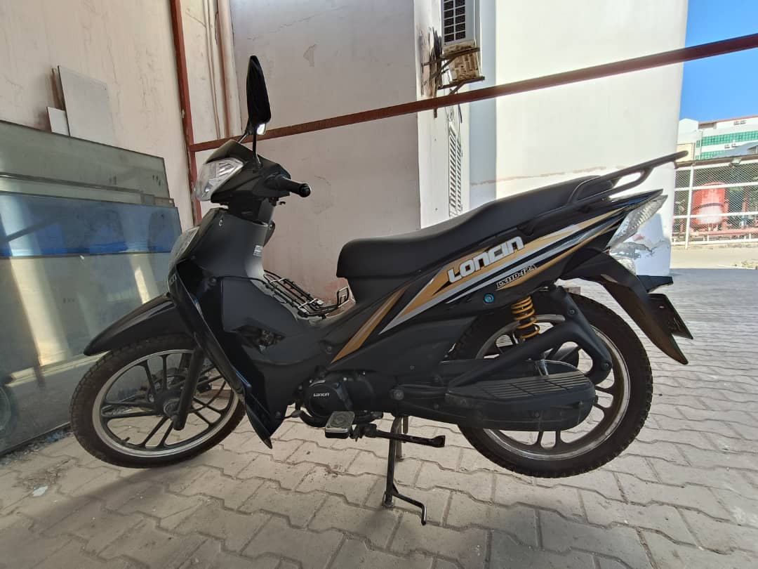 Moto Loncin LX110-12A, presque neuve, 35 jours d'utilisation à Djibouti