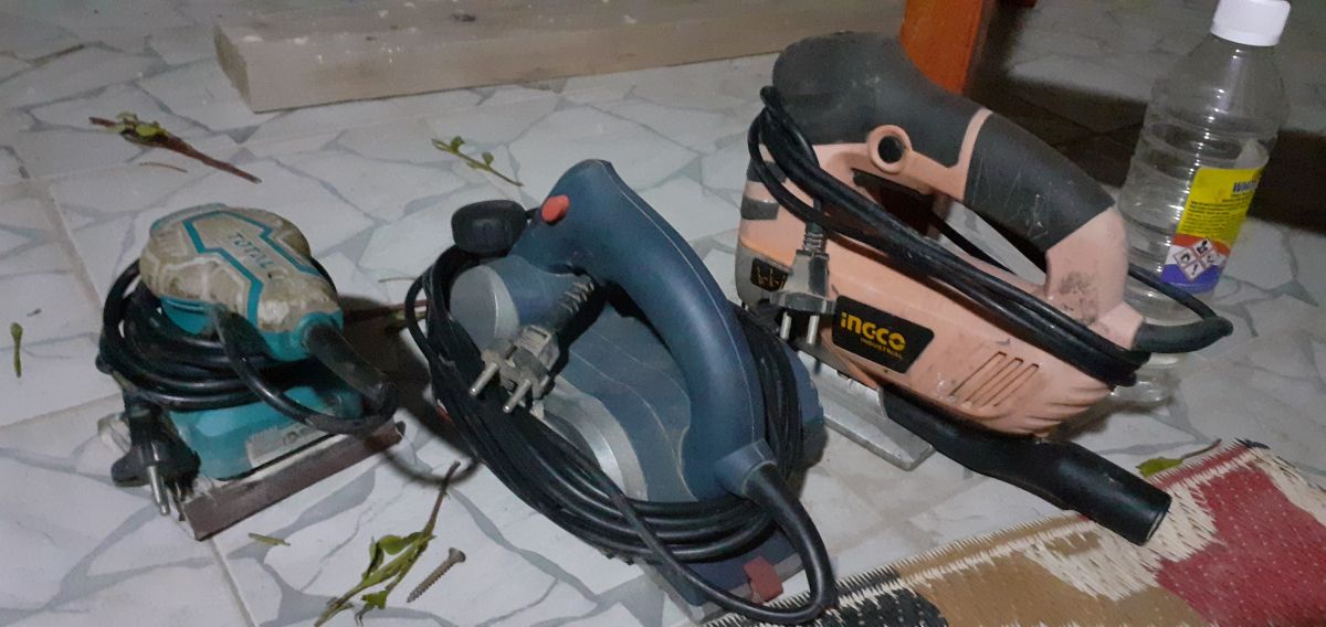 Scie sauteuse, ponceuse et rabot électrique pour menuisiers et ...