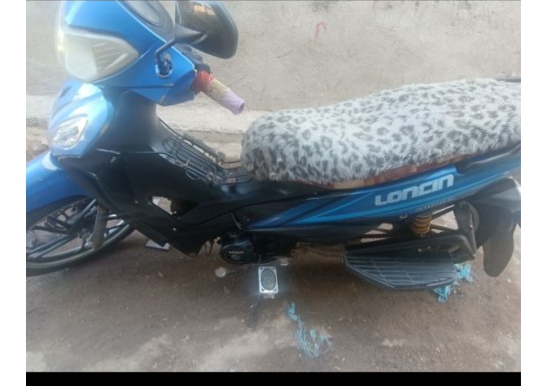 Moto Loncin 110 Bleue - Papiers en règle - Prix négociable à Djibouti