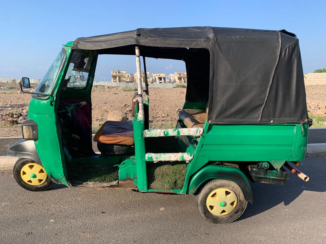 Bajaj en bon état à Djibouti