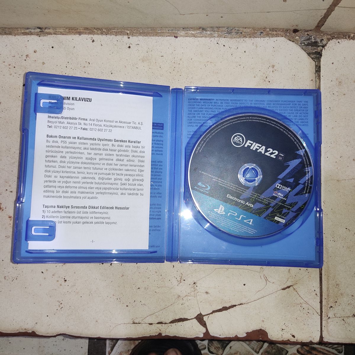 CD FIFA 22 pour PS4 à prix avantageux à Djibouti