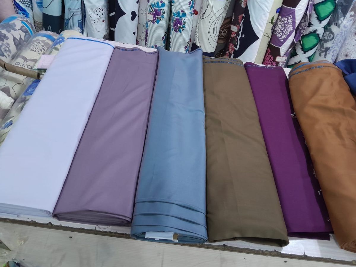 Tissu de Hijab - Disponible en plusieurs couleurs à Djibouti