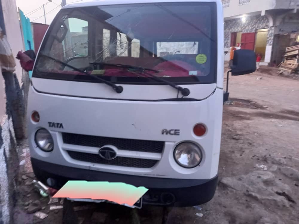 TATA MAGIC en très bon état à Djibouti