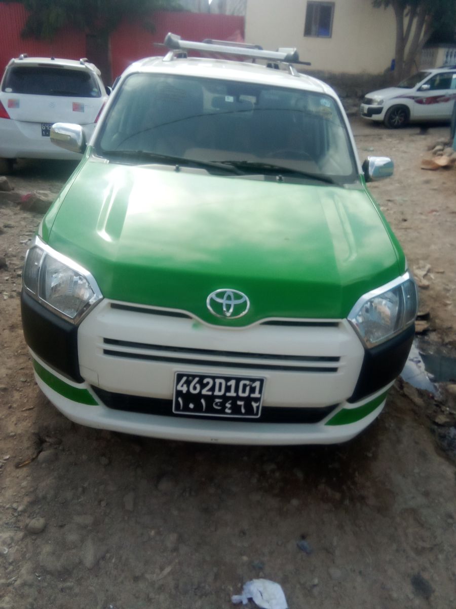 Taxi Pro Box, 28000 km, comme neuf, avec climatiseur à Djibouti