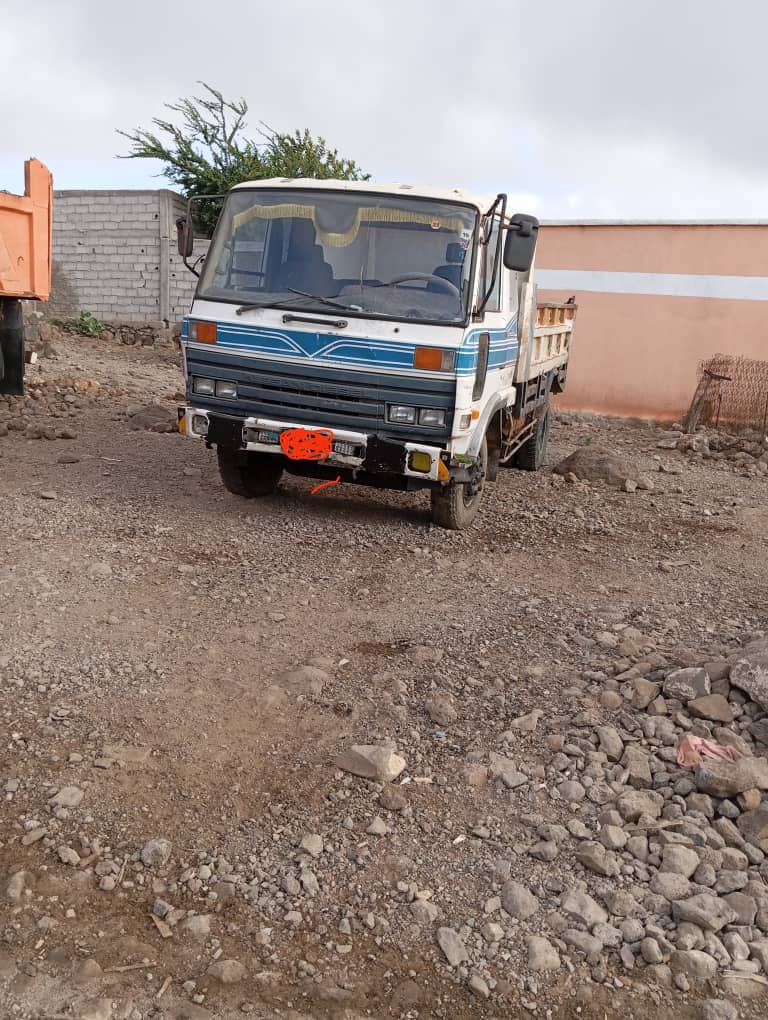 Nissan Diesel Pramie