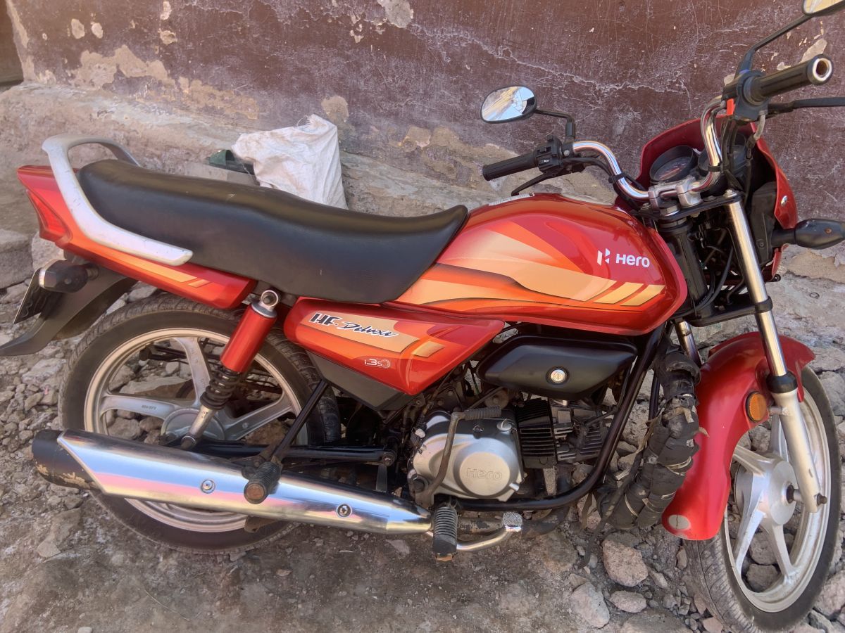 Moto Hero 100 en excellent état à vendre à Djibouti