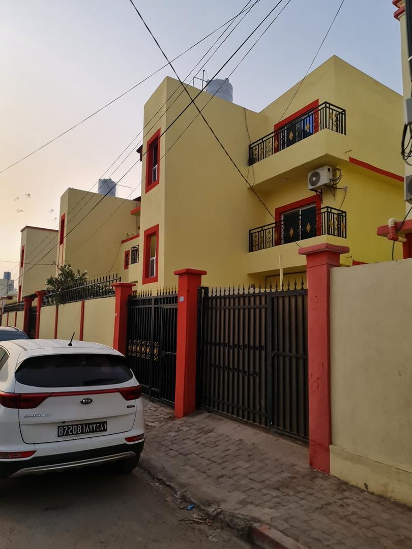 G2 home Rawabi Hamdani, 4 rooms à Djibouti
